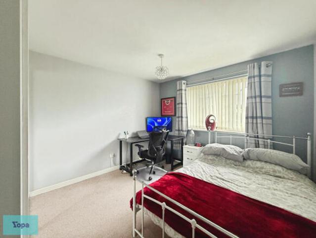 4 bedroom detached house for sale in Oswin Avenue, Doncaster, DN4