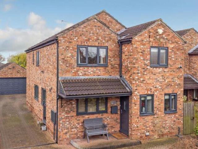 4 Bedroom Detached House For Sale In Osgodby, Selby