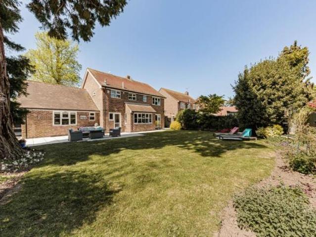 4 bedroom detached house for sale in Ospringe Place, Faversham, ME13