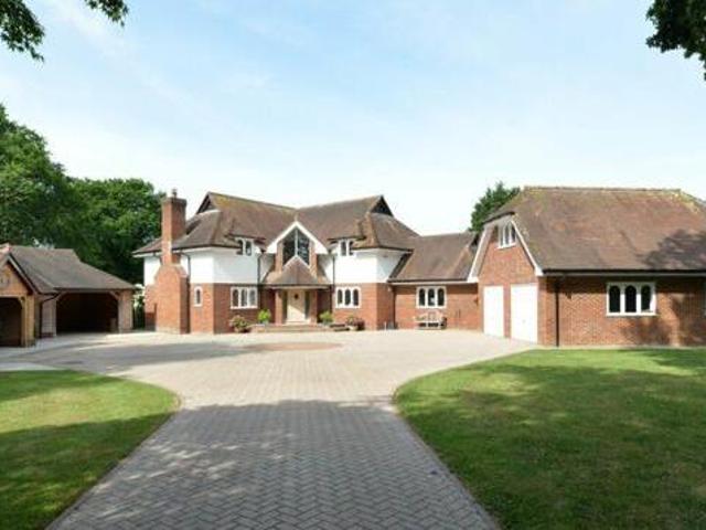 4 Bedroom Detached House For Sale In Ossemsley, New Milton