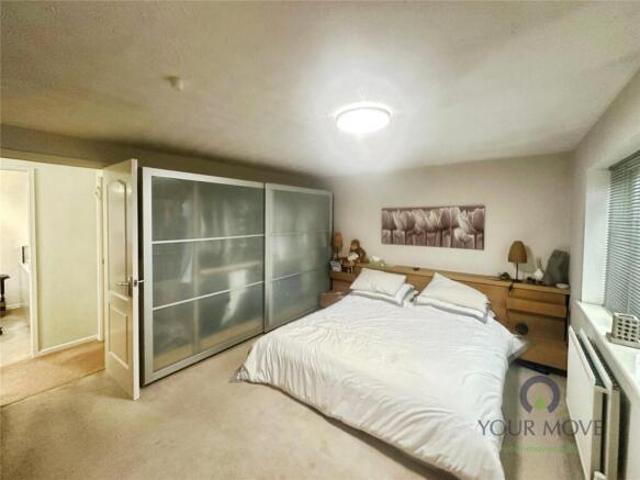 4 bedroom detached house for sale in Otter Way, Whetstone, Leicester, Leicestershire, LE8