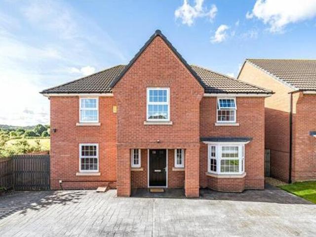 4 Bedroom Detached House For Sale In Oulton, Leeds