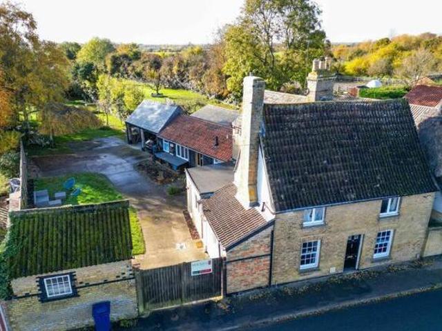 4 Bedroom Detached House For Sale In Over