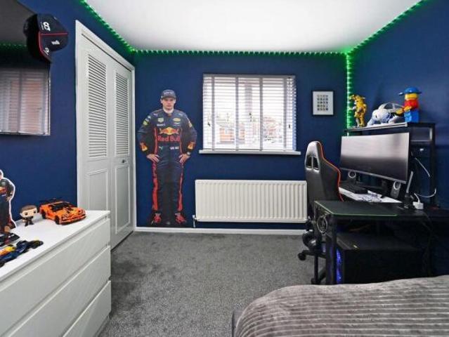 4 bedroom detached house for sale in Overwood Place, Packmoor, Stoke On Trent, ST6