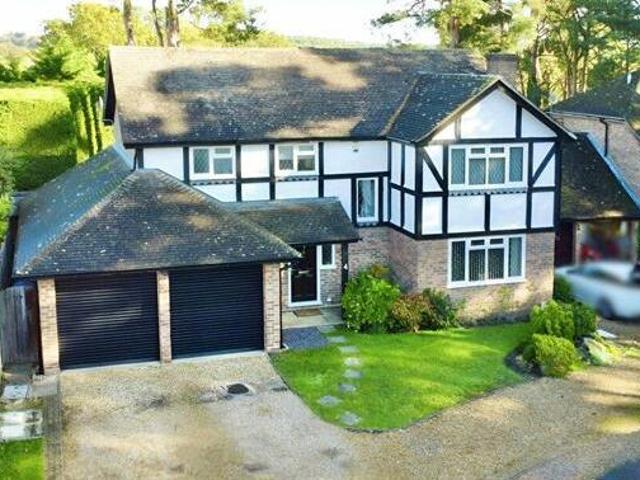 4 Bedroom Detached House For Sale In Owlsmoor