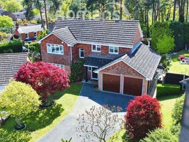 4 Bedroom Detached House For Sale In Owlsmoor