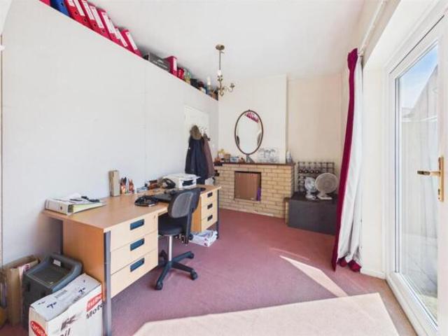 4 bedroom detached house for sale in Oxstalls Lane, Longlevens, Gloucester, GL2