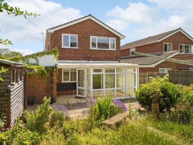 4 bedroom detached house for sale in Lothian Close, Bletchley, Milton Keynes, Buckinghamshire, MK3 7SH, MK3
