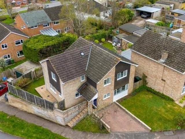 4 Bedroom Detached House For Sale In Loudwater