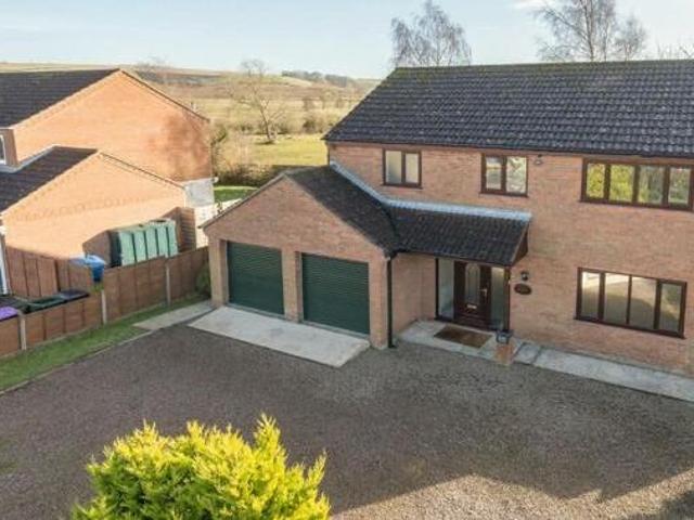 4 Bedroom Detached House For Sale In Louth, Lincs