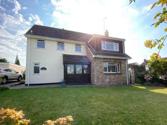 4 bedroom detached house for sale in Lower Court Road Lower Almondsbury Bristol BS32 4DX BS32
