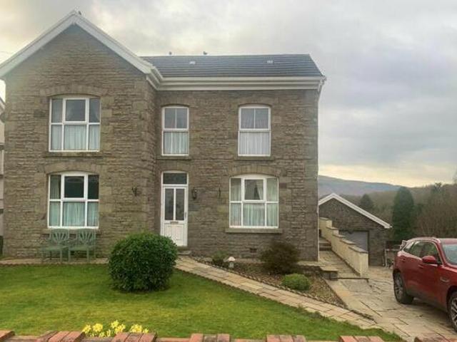 4 Bedroom Detached House For Sale In Lower Cwmtwrch