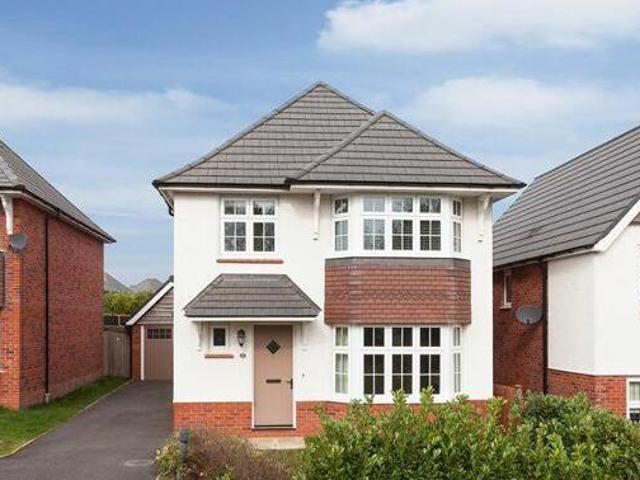 4 Bedroom Detached House For Sale In Lower Heath
