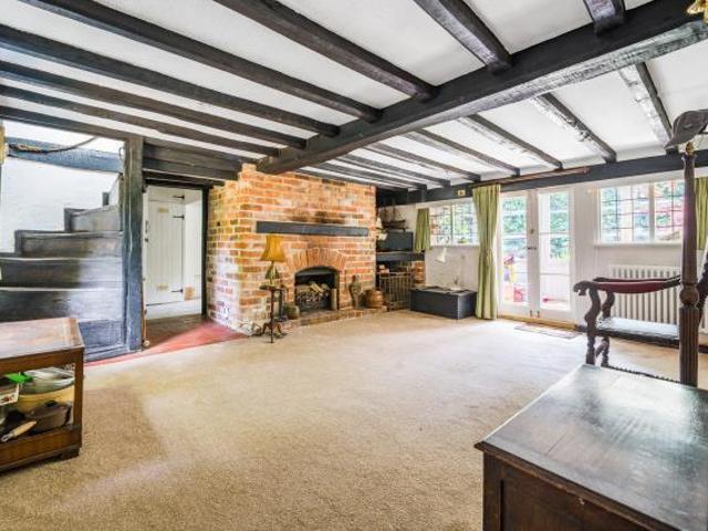4 bedroom detached house for sale in Lower Henley Road, Reading, RG4