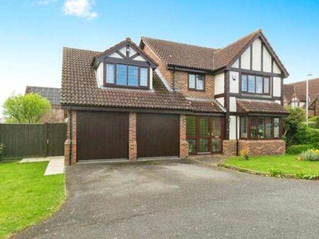 4 Bedroom Detached House For Sale In Lower Stondon