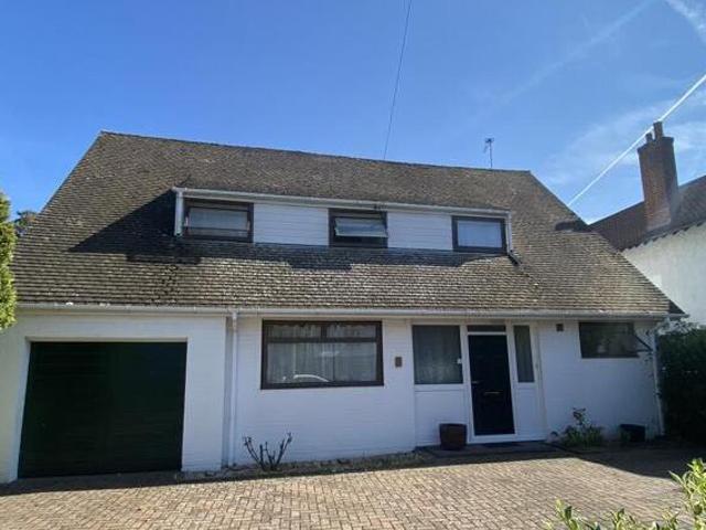 4 Bedroom Detached House For Sale In Lower Sunbury