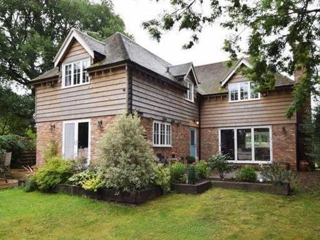 4 bedroom detached house for sale in Lower Paice Lane Medstead Hampshire GU34