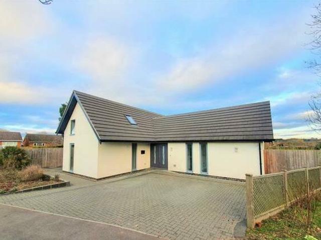 4 bedroom detached house for sale in Lower Radley Oxfordshire OX14