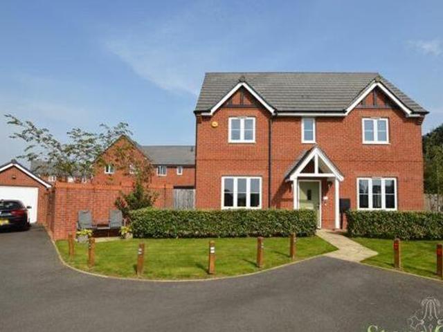 4 Bedroom Detached House For Sale In Lowton