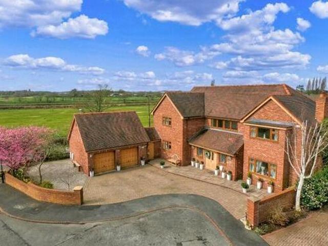 4 Bedroom Detached House For Sale In Lowton