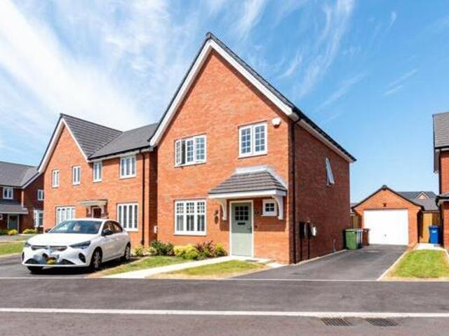 4 Bedroom Detached House For Sale In Lowton