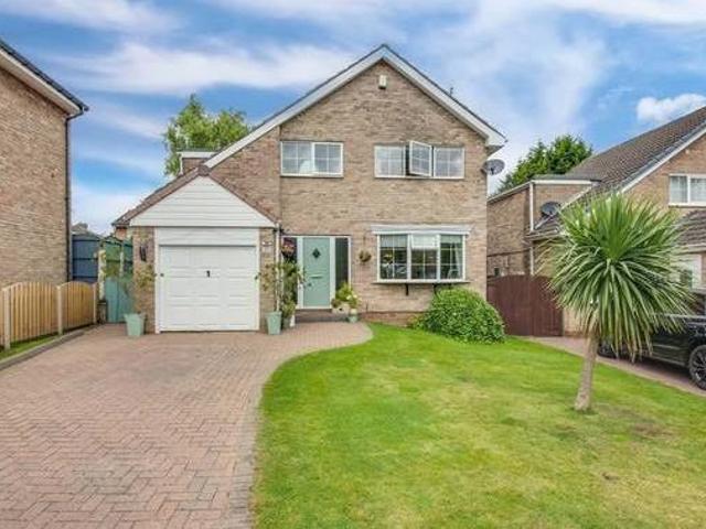 4 bedroom detached house for sale in Lobelia Court South Anston S25