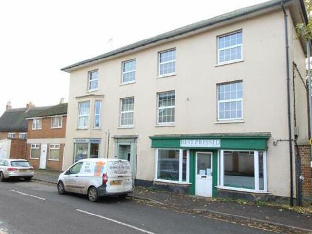 4 Bedroom Detached House For Sale In Long Buckby, Northamptonshire