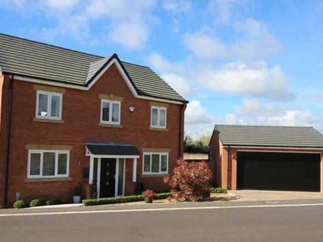 4 Bedroom Detached House For Sale In Long Buckby, Northamptonshire
