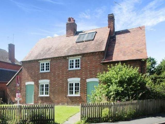 4 Bedroom Detached House For Sale In Long Itchington