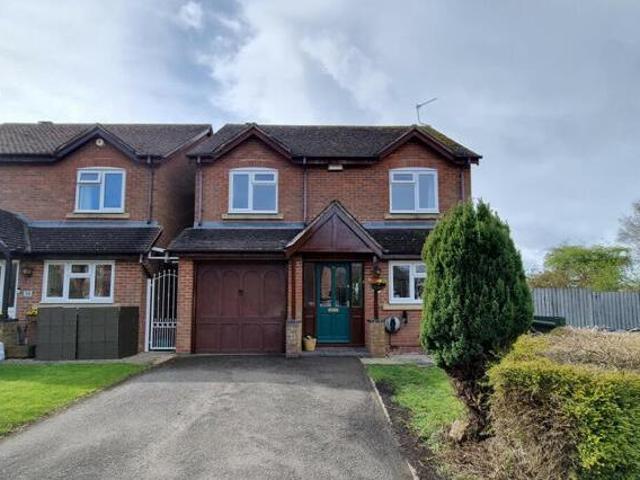 4 Bedroom Detached House For Sale In Long Itchington