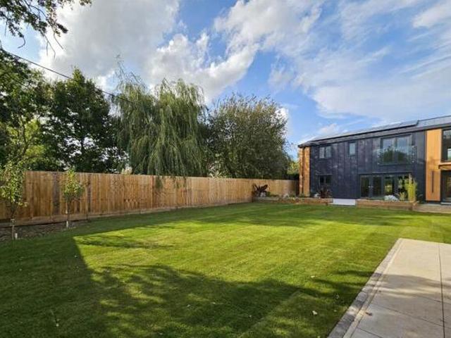 4 Bedroom Detached House For Sale In Long Row, Tibenham