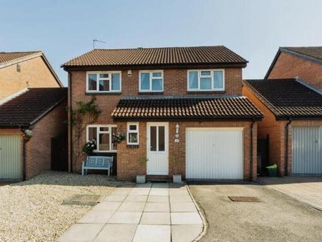 4 Bedroom Detached House For Sale In Longwell Green