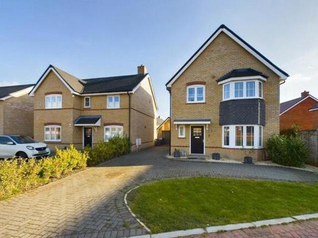 4 Bedroom Detached House For Sale In Longwick, Princes Risborough