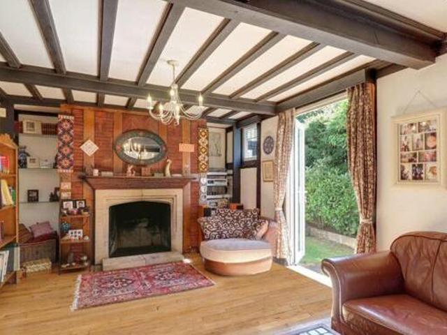 4 Bedroom Detached House For Sale In London Road