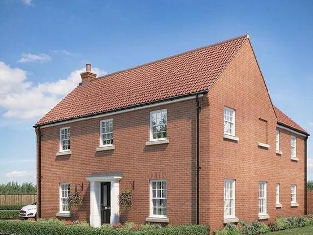 4 bedroom detached house for sale in London Road Wymondham NR18 9BP NR18