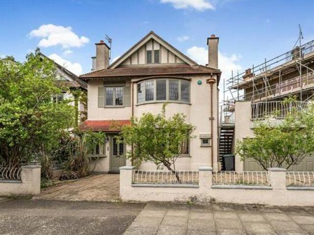 4 Bedroom Detached House For Sale In London