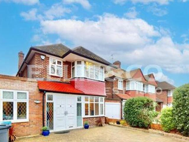 4 Bedroom Detached House For Sale In London