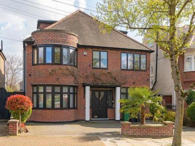 4 Bedroom Detached House For Sale In London