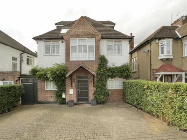 4 Bedroom Detached House For Sale In London