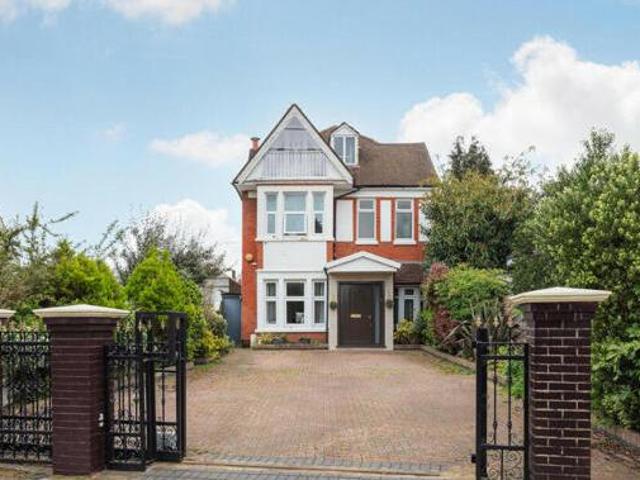 4 Bedroom Detached House For Sale In London