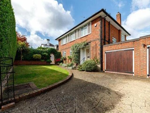 4 Bedroom Detached House For Sale In London