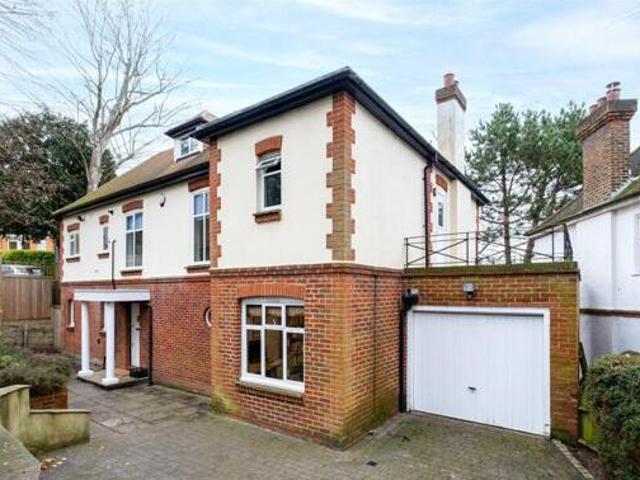 4 Bedroom Detached House For Sale In London