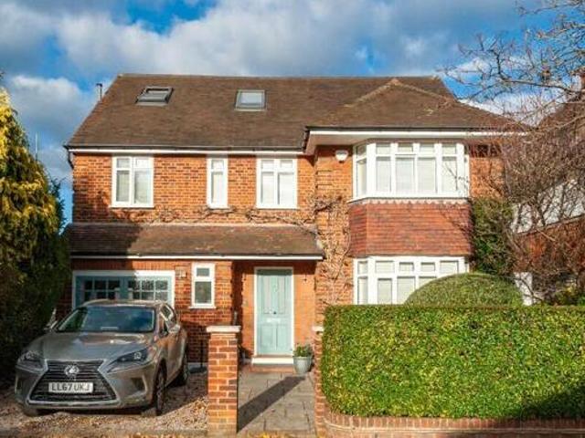 4 Bedroom Detached House For Sale In London