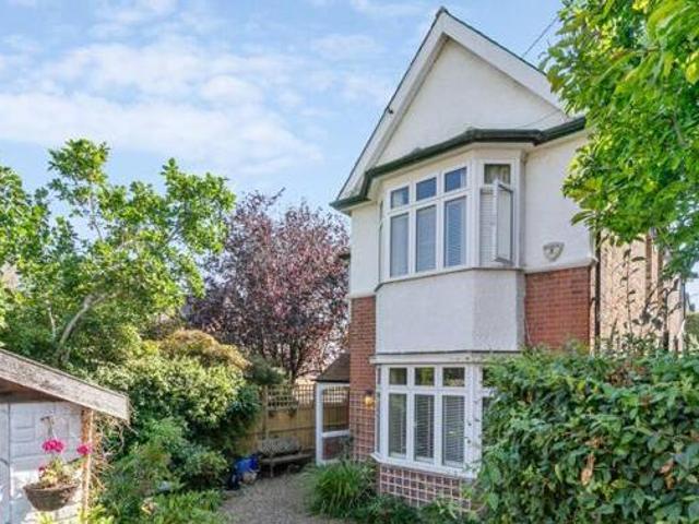 4 Bedroom Detached House For Sale In London