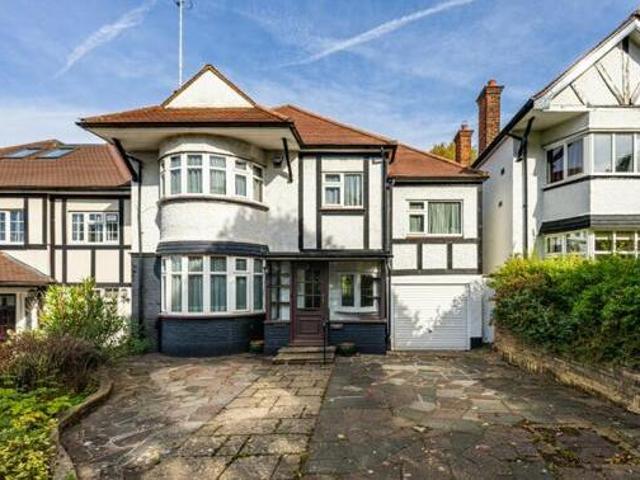 4 Bedroom Detached House For Sale In London