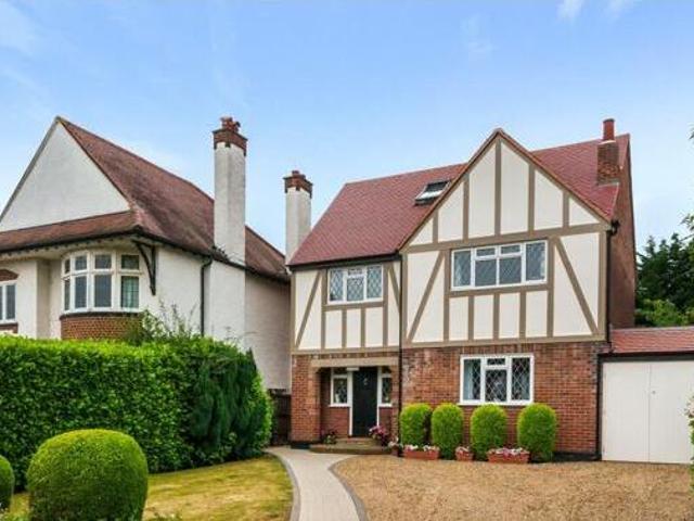 4 Bedroom Detached House For Sale In London