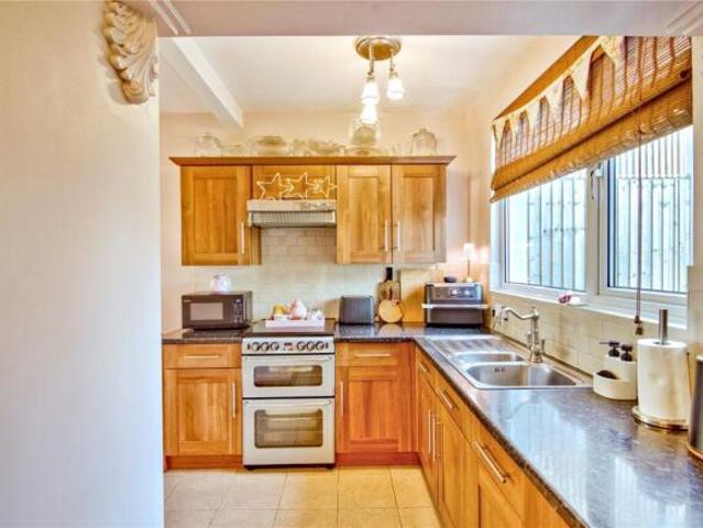 4 bedroom detached house for sale in Lonsdale Road, Southend on Sea, Essex, SS2