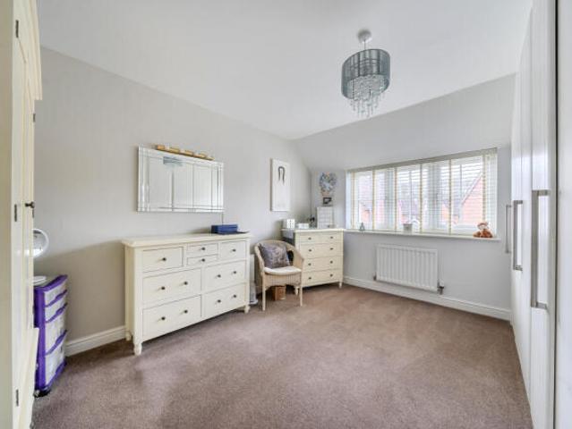 4 bedroom detached house for sale in Lordswood, Swindon, SN3
