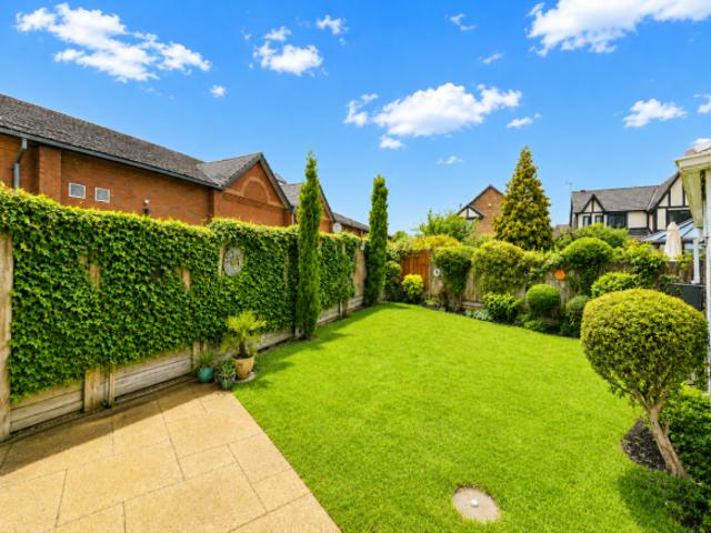 4 bedroom detached house for sale in Laundon Close Groby, LE6