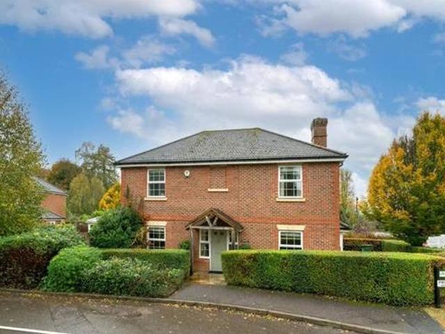 4 bedroom detached house for sale in Laurel Bank Felden Hemel Hempstead HP3